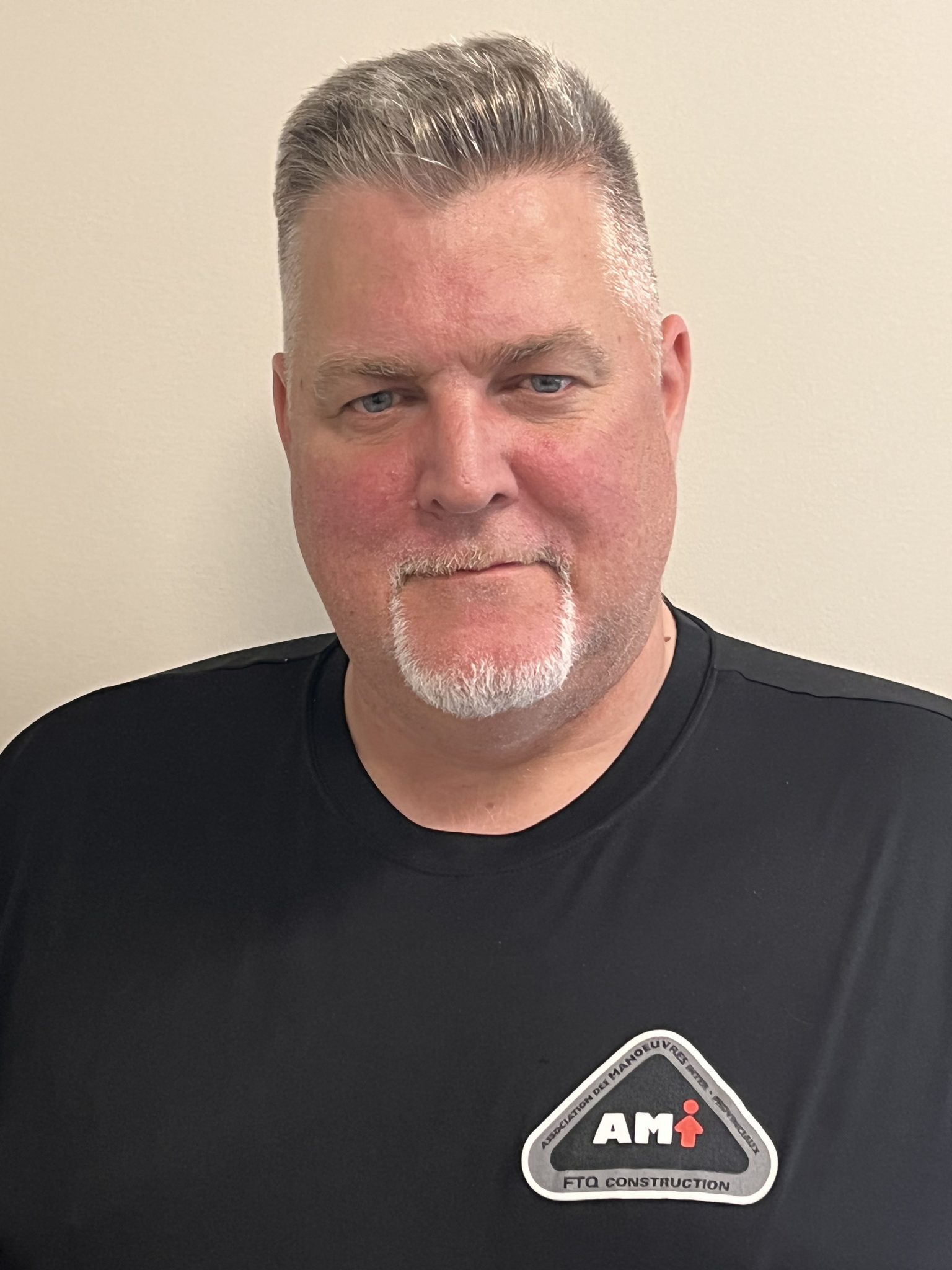 L’équipe – Association des Manoeuvres Inter-Provinciaux